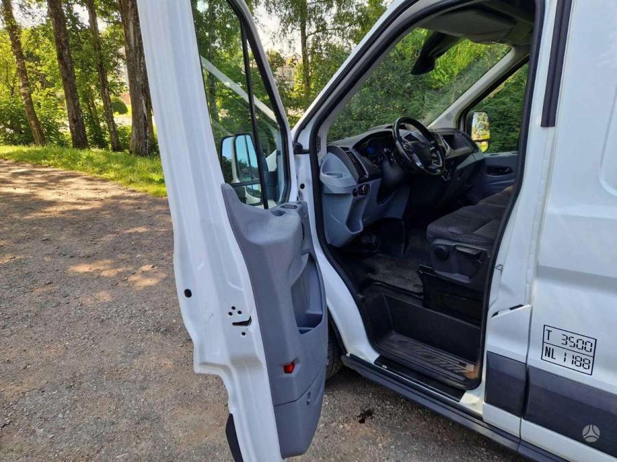 White Ford Transit 2018 in Taurage, with an engine capacity of 2.00 L and mileage of 246 thousand km for 7450 €, photo 10 on AUTOMOTO.COM.LV
