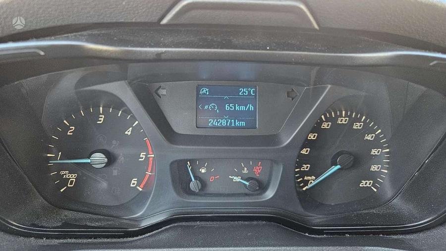 White Ford Transit 2018 in Marijampole, with an engine capacity of 2.00 L and mileage of 243 thousand km for 11800 €, photo 9 on AUTOMOTO.COM.LV