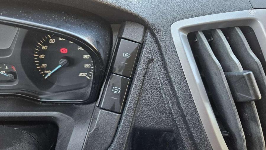 White Ford Transit 2018 in Marijampole, with an engine capacity of 2.00 L and mileage of 243 thousand km for 11800 €, photo 11 on AUTOMOTO.COM.LV