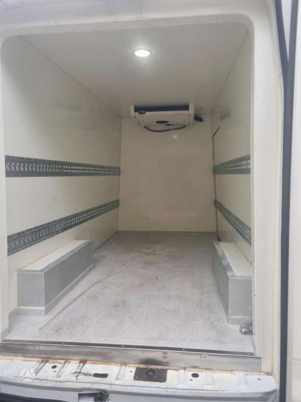 White Ford Transit 2018 in Utena, with an engine capacity of 2.00 L and mileage of 359 thousand km for 8900 €, photo 7 on AUTOMOTO.COM.LV