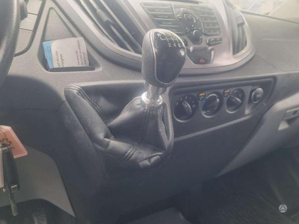 White Ford Transit 2018 in Utena, with an engine capacity of 2.00 L and mileage of 359 thousand km for 8900 €, photo 10 on AUTOMOTO.COM.LV