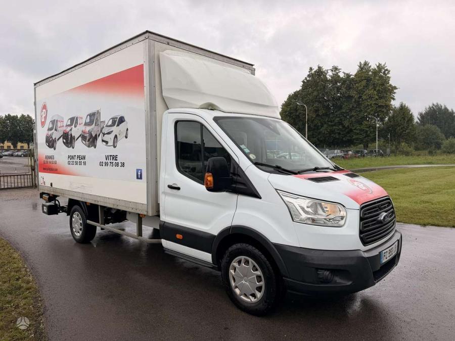 White Ford Transit 2018 in Taurage, with an engine capacity of 2.00 L and mileage of 164 thousand km for 13600 €, photo 3 on AUTOMOTO.COM.LV