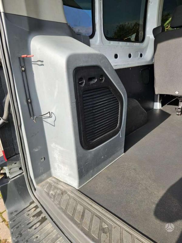 White Ford Transit 2018 in Kaunas, with an engine capacity of 2.00 L and mileage of 1 thousand km for 6150 €, photo 5 on AUTOMOTO.COM.LV