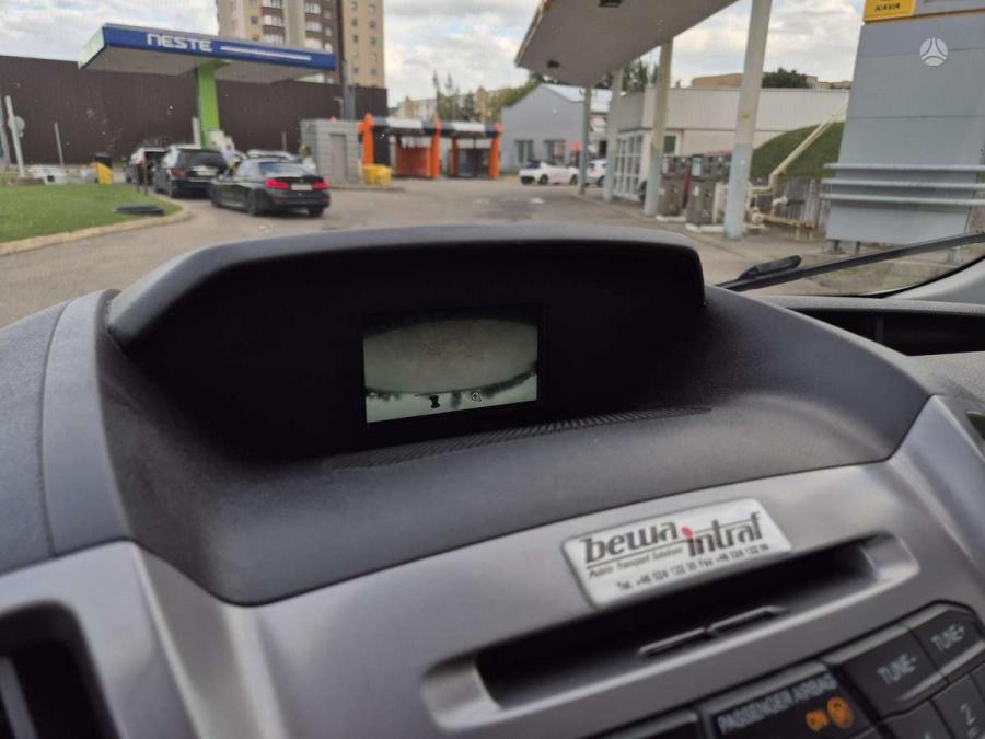 Balts Ford Transit 2018 Panevēža, ar dzinēja tilpumu 2.00 L un nobraukumu 427 tūkst. km par 7600 €, foto 19 vietnē AUTOMOTO.COM.LV