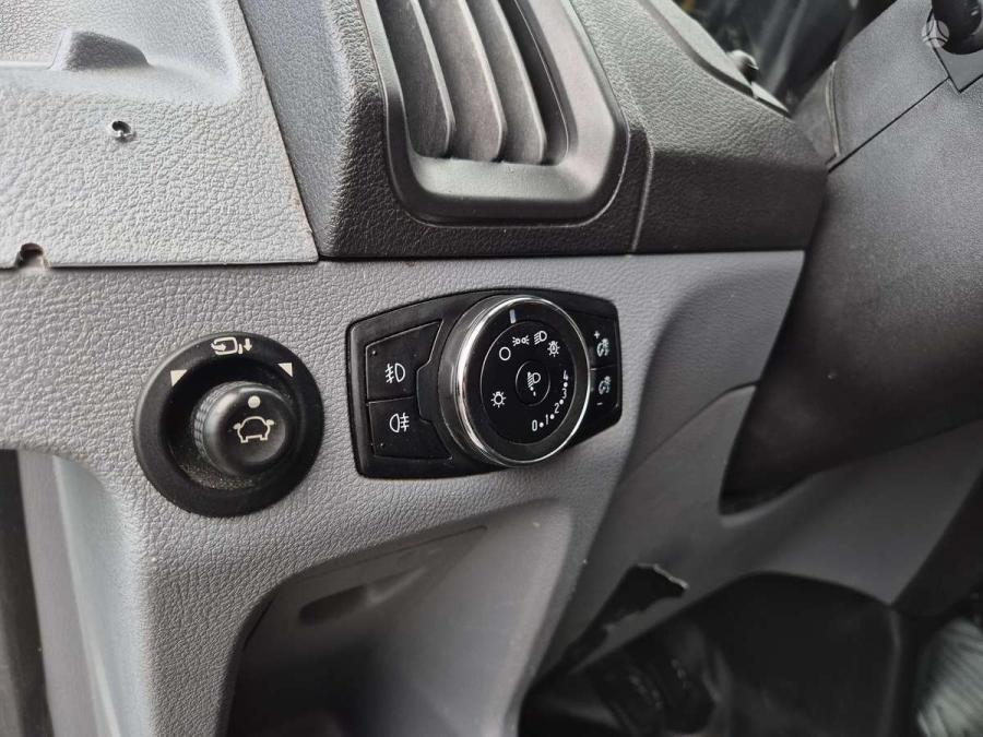 Balts Ford Transit 2018 Panevēža, ar dzinēja tilpumu 2.00 L un nobraukumu 427 tūkst. km par 7600 €, foto 20 vietnē AUTOMOTO.COM.LV