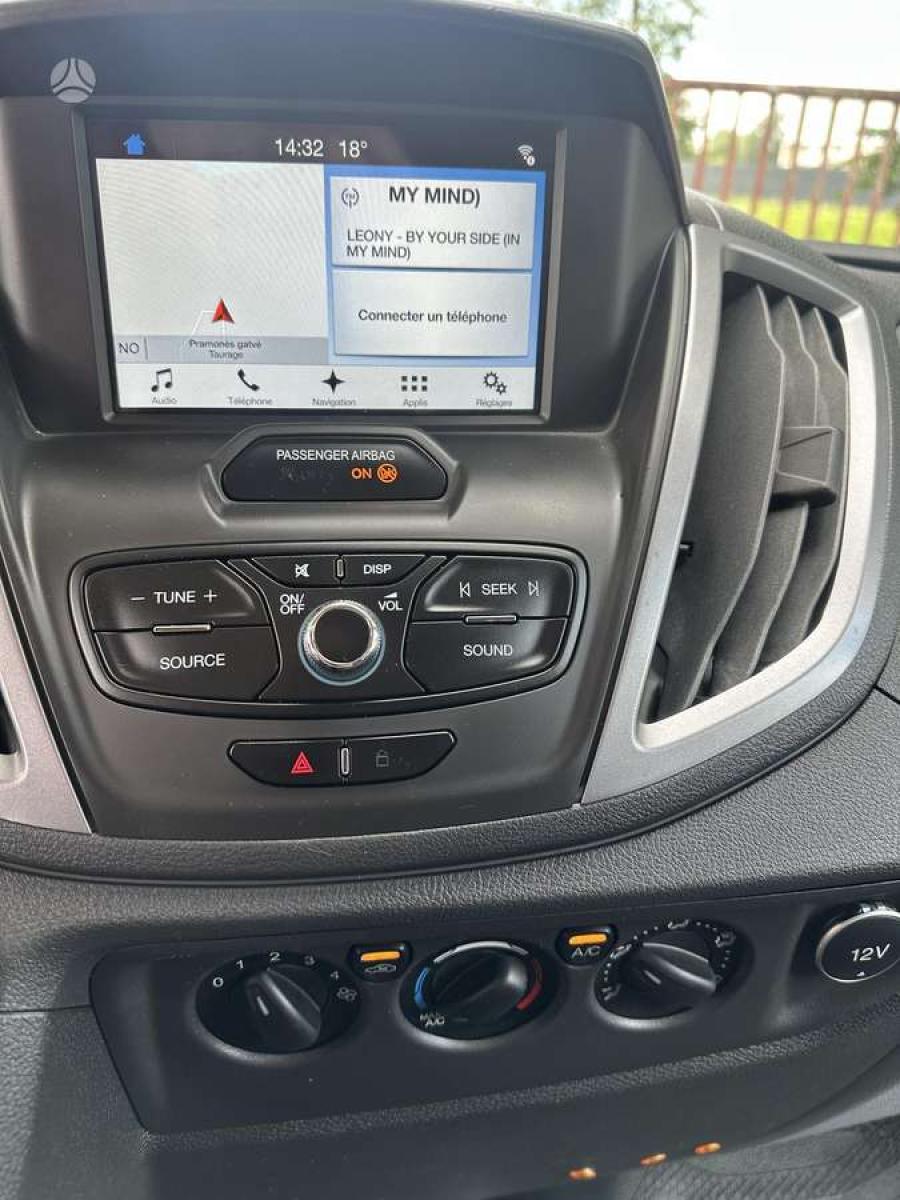White Ford Transit 2018 in Taurage, with an engine capacity of 2.00 L and mileage of 232 thousand km for 13500 €, photo 14 on AUTOMOTO.COM.LV