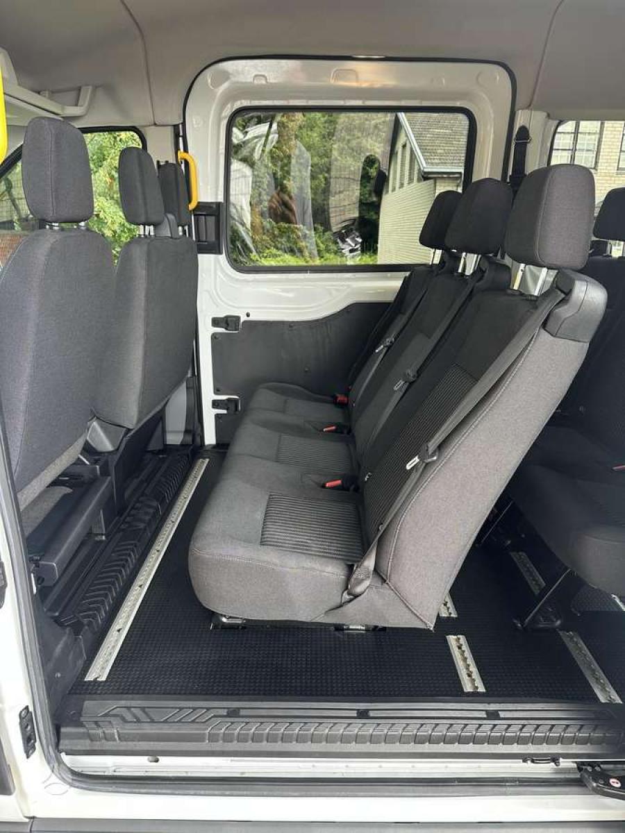 White Ford Transit 2018 in Taurage, with an engine capacity of 2.00 L and mileage of 232 thousand km for 13500 €, photo 16 on AUTOMOTO.COM.LV