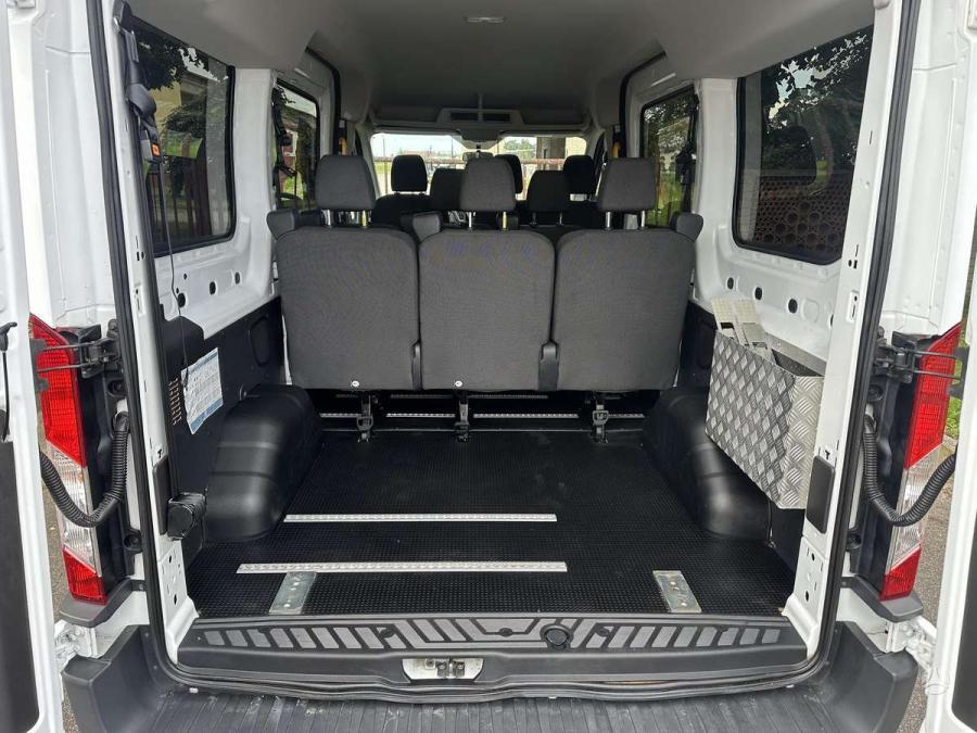 White Ford Transit 2018 in Taurage, with an engine capacity of 2.00 L and mileage of 232 thousand km for 13500 €, photo 20 on AUTOMOTO.COM.LV