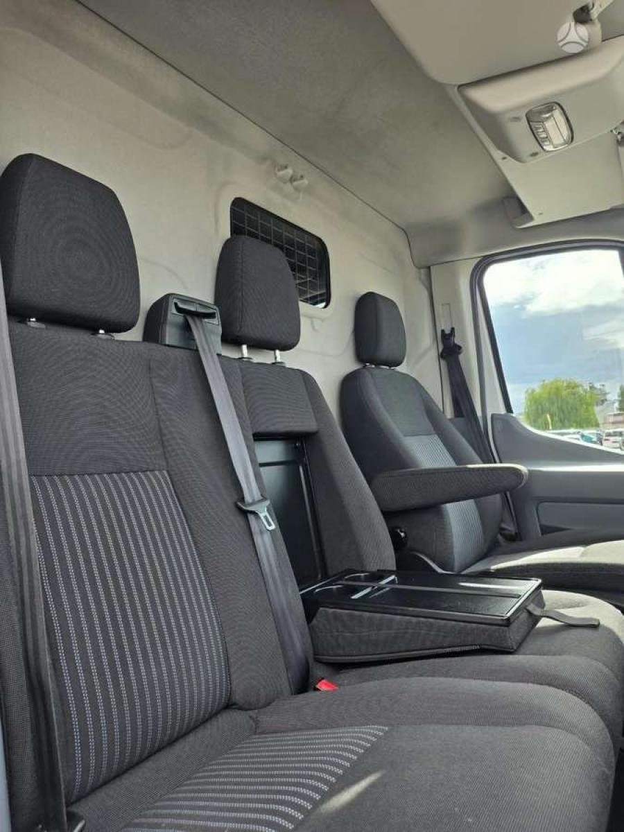 White Ford Transit 2018 in Marijampole, with an engine capacity of 2.00 L and mileage of 182 thousand km for 9850 €, photo 22 on AUTOMOTO.COM.LV