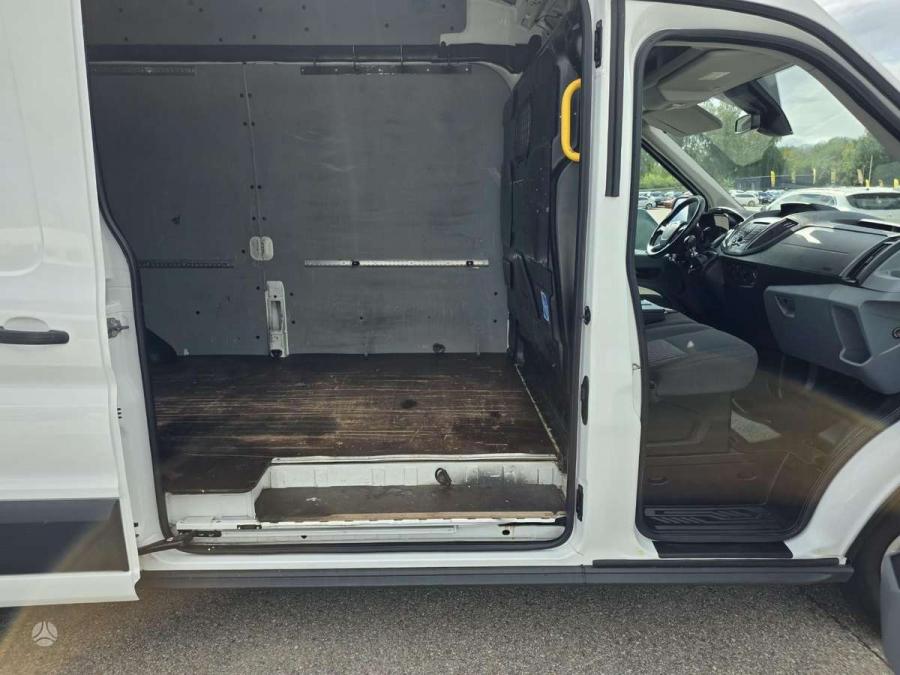 White Ford Transit 2018 in Marijampole, with an engine capacity of 2.00 L and mileage of 182 thousand km for 9850 €, photo 25 on AUTOMOTO.COM.LV
