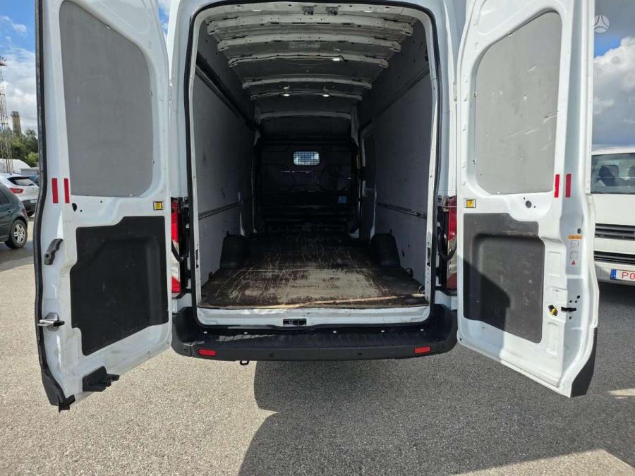 White Ford Transit 2018 in Marijampole, with an engine capacity of 2.00 L and mileage of 182 thousand km for 9850 €, photo 27 on AUTOMOTO.COM.LV