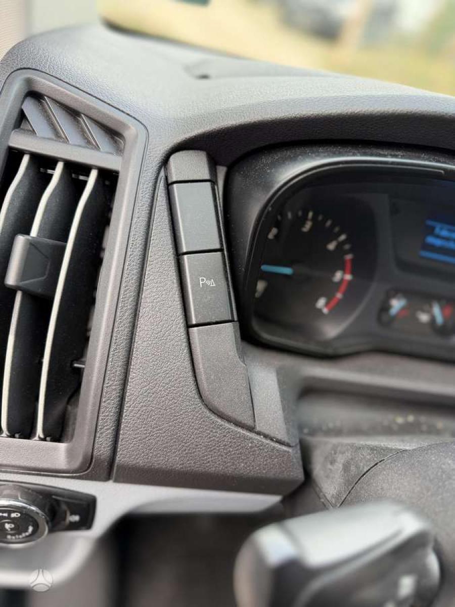 Balts Ford Transit 2018 Viļņa, ar dzinēja tilpumu 2.00 L un nobraukumu 134 tūkst. km par 9500 €, foto 16 vietnē AUTOMOTO.COM.LV