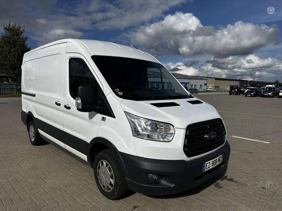 White Ford Transit 2018 in Taurage, with an engine capacity of 2.00 L and mileage of 249 thousand km for 7200 €, photo 4 on AUTOMOTO.COM.LV