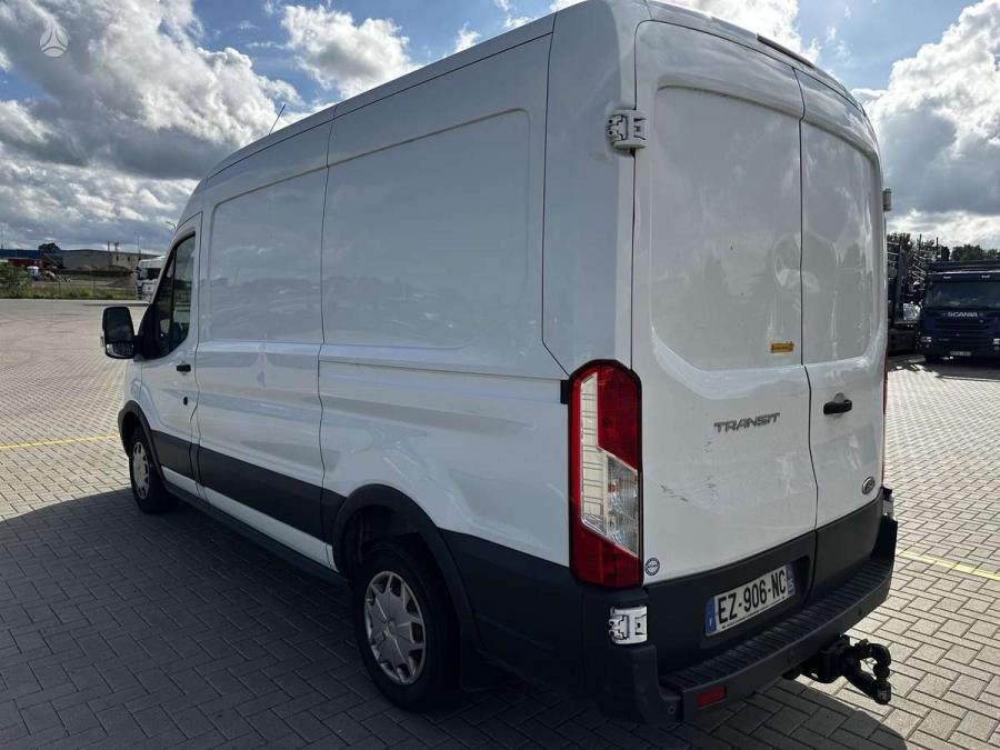 White Ford Transit 2018 in Taurage, with an engine capacity of 2.00 L and mileage of 249 thousand km for 7200 €, photo 6 on AUTOMOTO.COM.LV