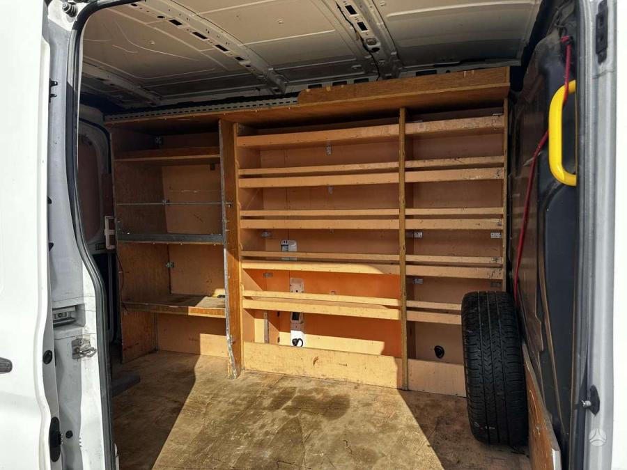 White Ford Transit 2018 in Taurage, with an engine capacity of 2.00 L and mileage of 249 thousand km for 7200 €, photo 8 on AUTOMOTO.COM.LV