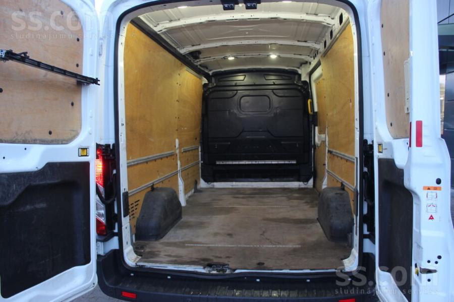 Balts Ford Transit 2018 Dobele, ar dzinēja tilpumu 2.00 L un nobraukumu 200 tūkst. km par 10500 €, foto 9 vietnē AUTOMOTO.COM.LV