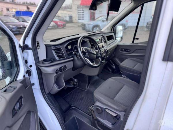 White Ford Transit 2019 in Radviliskis, with an engine capacity of 2.00 L and mileage of 99 thousand km for 21719 €, photo 10 on AUTOMOTO.COM.LV