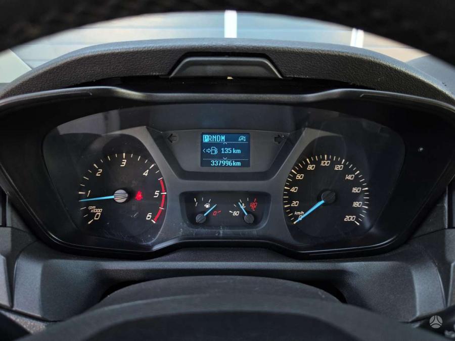 Balts Ford Transit 2019 Kauņa, ar dzinēja tilpumu 2.00 L un nobraukumu 338 tūkst. km par 8900 €, foto 38 vietnē AUTOMOTO.COM.LV