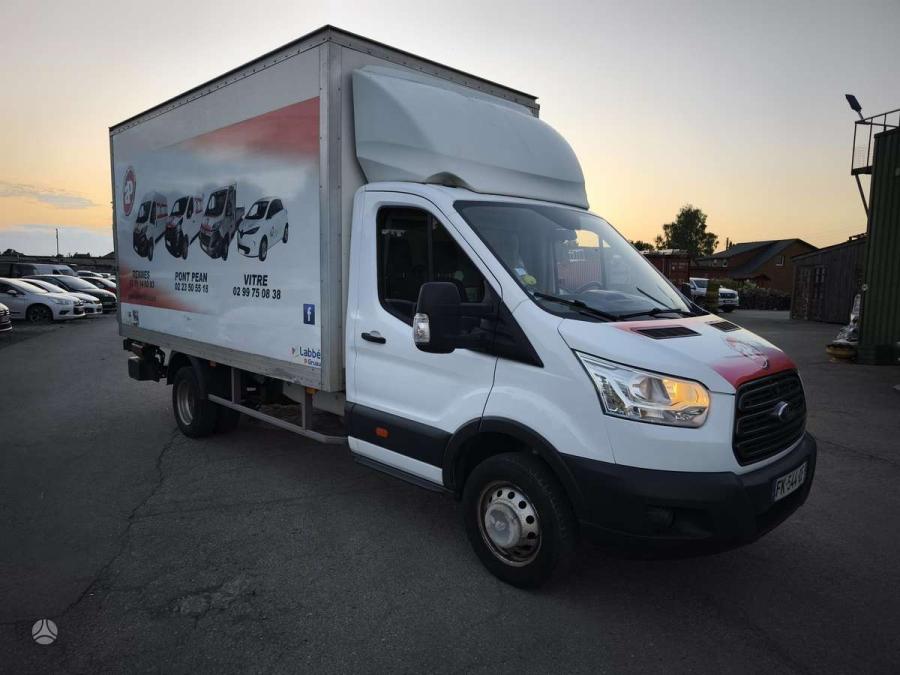 White Ford Transit 2019 in Taurage, with an engine capacity of 2.00 L and mileage of 146 thousand km for 12900 €, photo 4 on AUTOMOTO.COM.LV