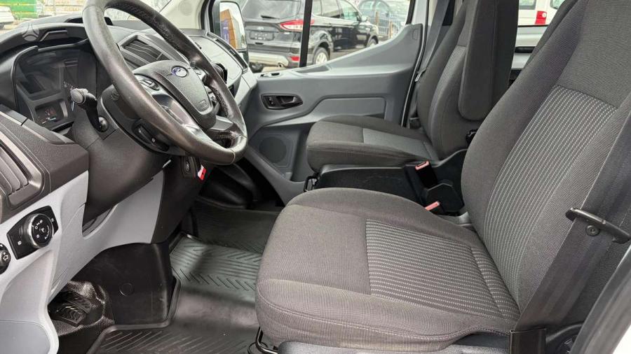 White Ford Transit 2019 in Marijampole, with an engine capacity of 2.00 L and mileage of 278 thousand km for 13900 €, photo 19 on AUTOMOTO.COM.LV