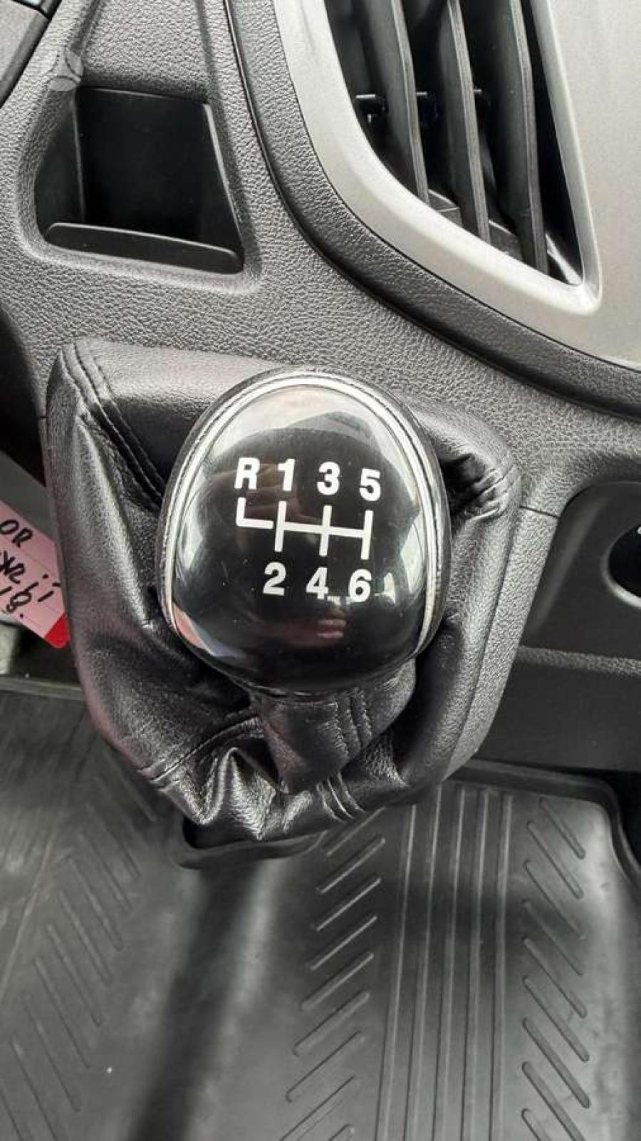White Ford Transit 2019 in Marijampole, with an engine capacity of 2.00 L and mileage of 278 thousand km for 13900 €, photo 27 on AUTOMOTO.COM.LV