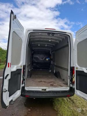 Balts Ford Transit 2019 Panevēža, ar dzinēja tilpumu 2.00 L un nobraukumu 198 tūkst. km par 10800 €, foto 12 vietnē AUTOMOTO.COM.LV