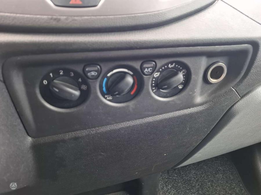 Balts Ford Transit 2019 Panevēža, ar dzinēja tilpumu 2.00 L un nobraukumu 198 tūkst. km par 10800 €, foto 19 vietnē AUTOMOTO.COM.LV
