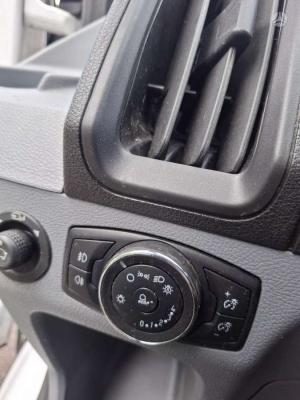 Balts Ford Transit 2019 Panevēža, ar dzinēja tilpumu 2.00 L un nobraukumu 198 tūkst. km par 10800 €, foto 22 vietnē AUTOMOTO.COM.LV
