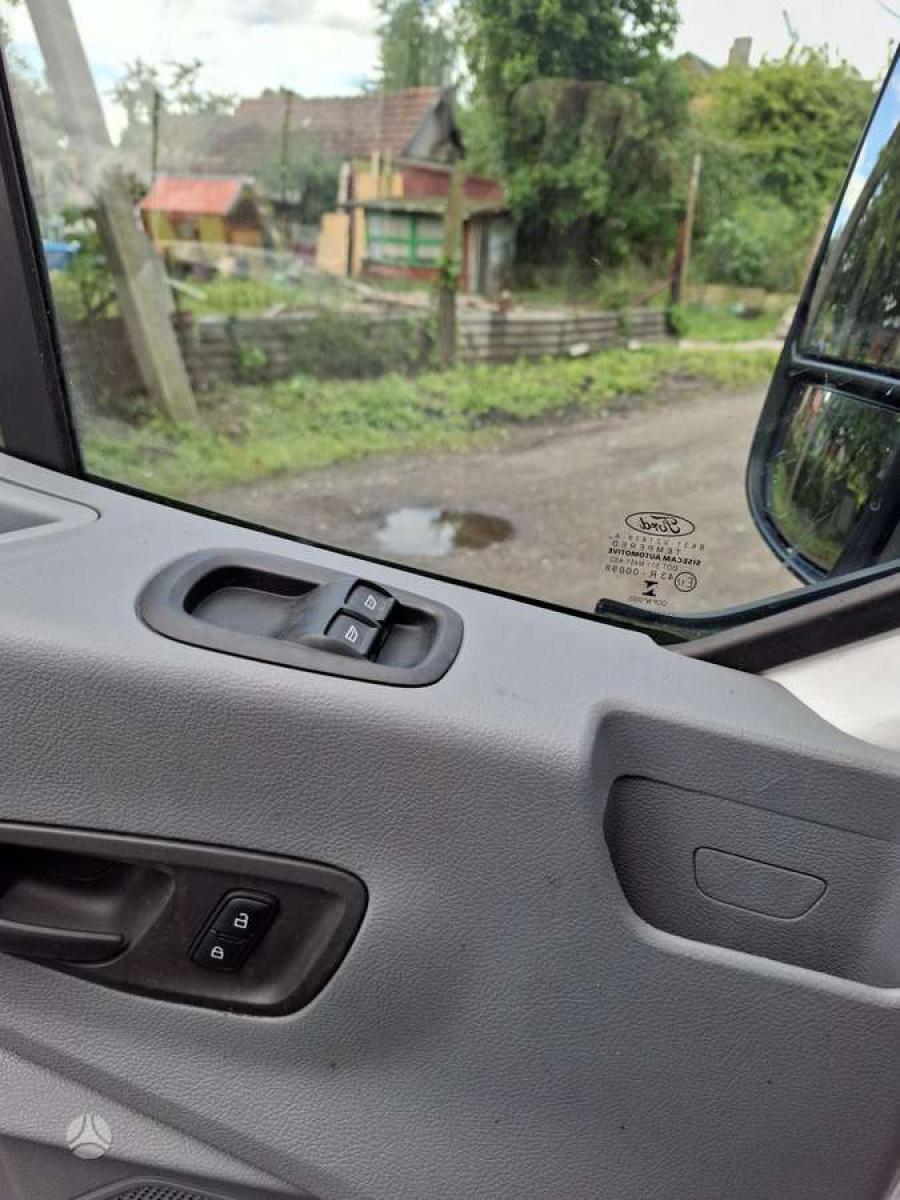Balts Ford Transit 2019 Panevēža, ar dzinēja tilpumu 2.00 L un nobraukumu 198 tūkst. km par 10800 €, foto 23 vietnē AUTOMOTO.COM.LV