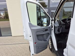 Balts Ford Transit 2019 Marijampole, ar dzinēja tilpumu 2.00 L un nobraukumu 132 tūkst. km par 14500 €, foto 11 vietnē AUTOMOTO.COM.LV