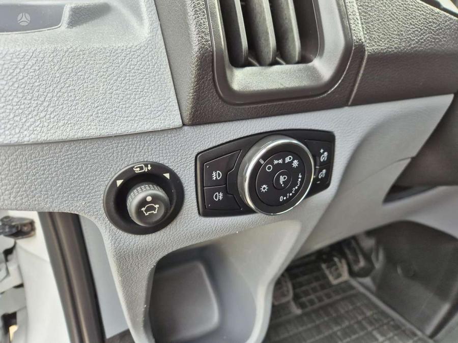 Balts Ford Transit 2019 Marijampole, ar dzinēja tilpumu 2.00 L un nobraukumu 132 tūkst. km par 14500 €, foto 14 vietnē AUTOMOTO.COM.LV