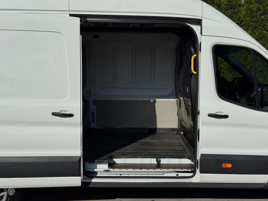 White Ford Transit 2019 in Kaunas, with an engine capacity of 2.00 L and mileage of 212 thousand km for 8107 €, photo 6 on AUTOMOTO.COM.LV