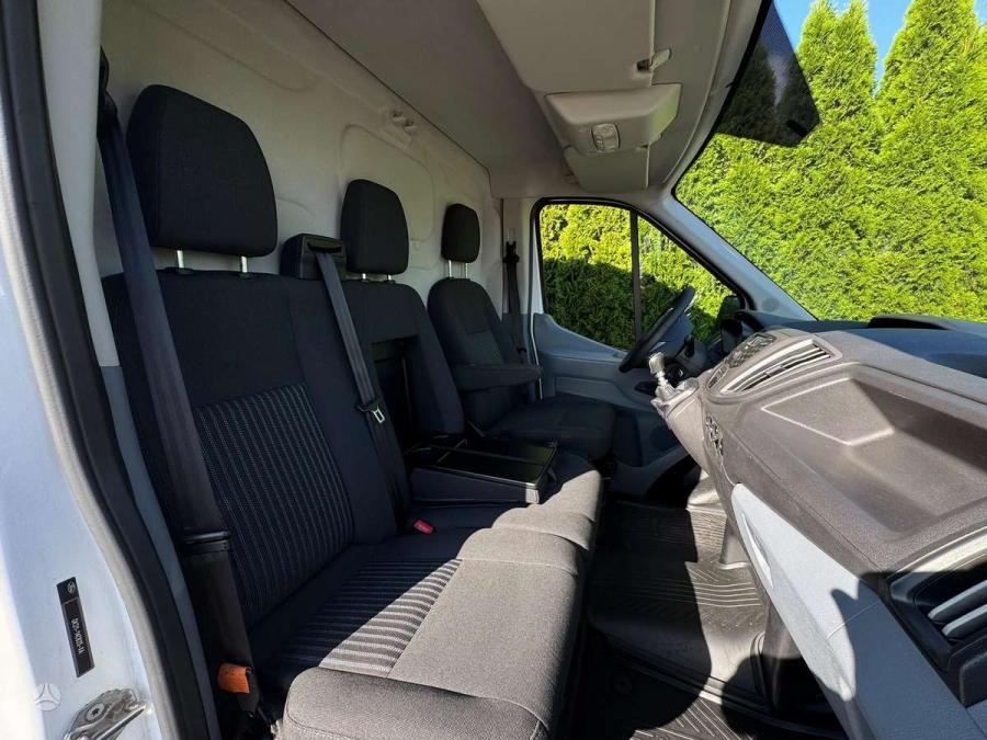 White Ford Transit 2019 in Kaunas, with an engine capacity of 2.00 L and mileage of 212 thousand km for 8107 €, photo 12 on AUTOMOTO.COM.LV