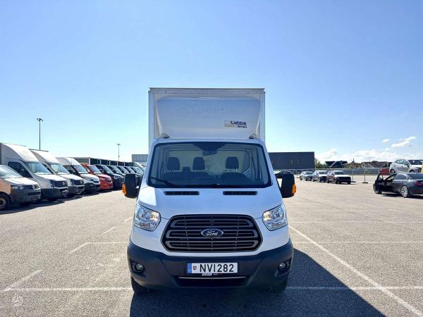 White Ford Transit 2019 in Vilnius, with an engine capacity of 2.00 L and mileage of 83 thousand km for 22900 €, photo 3 on AUTOMOTO.COM.LV