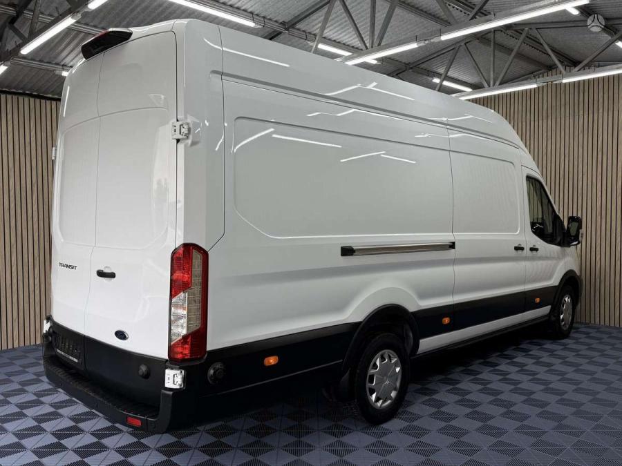 White Ford Transit 2020 in Marijampole, with an engine capacity of 2.00 L and mileage of 217 thousand km for 13900 €, photo 8 on AUTOMOTO.COM.LV