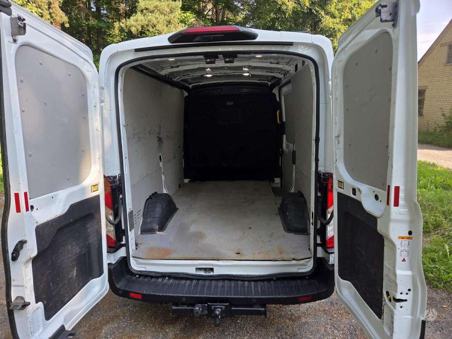 Balts Ford Transit 2020 Utena, ar dzinēja tilpumu 2.00 L un nobraukumu 159 tūkst. km par 9550 €, foto 8 vietnē AUTOMOTO.COM.LV