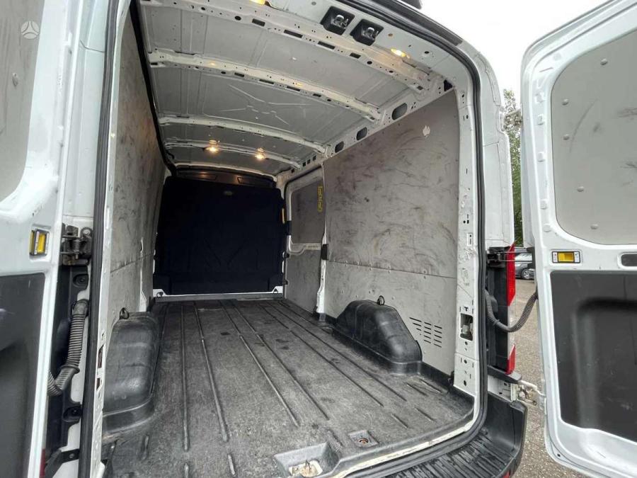 Balts Ford Transit 2020 Viļņa, ar dzinēja tilpumu 2.00 L un nobraukumu 72 tūkst. km par 16900 €, foto 17 vietnē AUTOMOTO.COM.LV