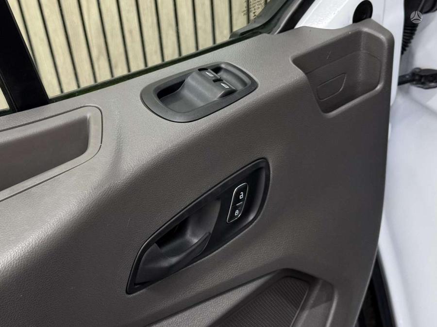 Balts Ford Transit 2020 Marijampole, ar dzinēja tilpumu 2.00 L un nobraukumu 261 tūkst. km par 17900 €, foto 19 vietnē AUTOMOTO.COM.LV