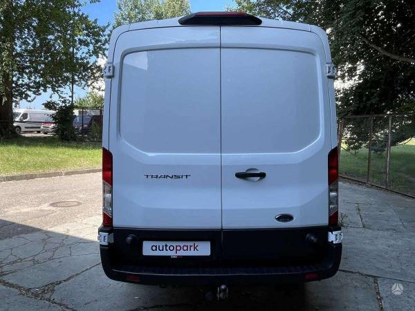 Ford Transit 2020 in Vilnius on AUTOMOTO.COM.LV White Ford Transit 2020 in Vilnius, with an engine capacity of 2.00 L and mileage of 72 thousand km for 16900 €, photo 6 on AUTOMOTO.COM.LV