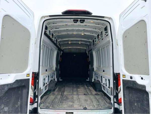 White Ford Transit 2020 in Taurage, with an engine capacity of 2.00 L and mileage of 90 thousand km for 16900 €, photo 8 on AUTOMOTO.COM.LV