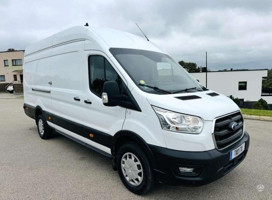 White Ford Transit 2020 in Taurage, with an engine capacity of 2.00 L and mileage of 90 thousand km for 16900 €, photo 11 on AUTOMOTO.COM.LV