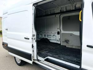 White Ford Transit 2020 in Taurage, with an engine capacity of 2.00 L and mileage of 90 thousand km for 16900 €, photo 12 on AUTOMOTO.COM.LV