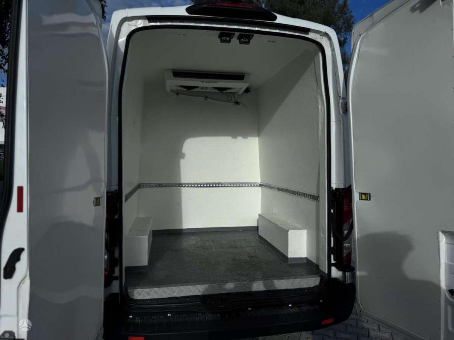 White Ford Transit 2021 in Vilnius, with an engine capacity of 2.00 L and mileage of 69 thousand km for 23950 €, photo 12 on AUTOMOTO.COM.LV