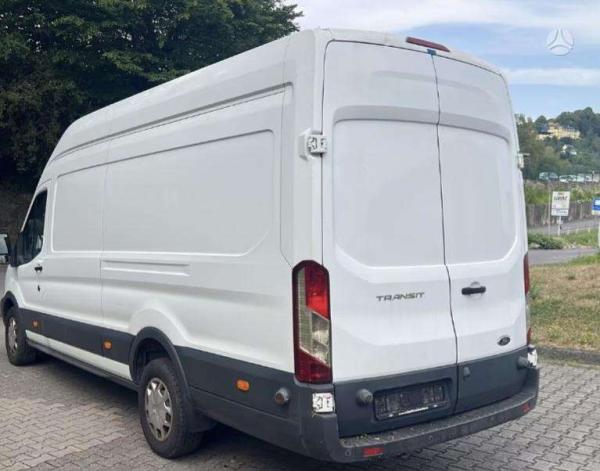 Balts Ford Transit 2021 Utena, ar dzinēja tilpumu 2.00 L un nobraukumu 200 tūkst. km par 13650 €, foto 5 vietnē AUTOMOTO.COM.LV
