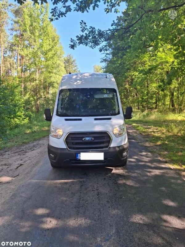 White Ford Transit 2022 in Vilnius, with an engine capacity of 2.00 L and mileage of 46 thousand km for 22325 €, photo 1 on AUTOMOTO.COM.LV