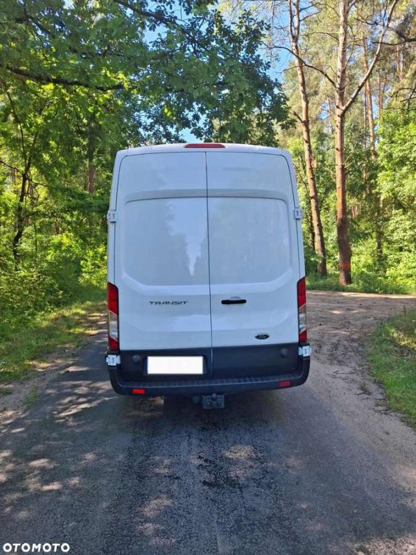 White Ford Transit 2022 in Vilnius, with an engine capacity of 2.00 L and mileage of 46 thousand km for 22325 €, photo 2 on AUTOMOTO.COM.LV
