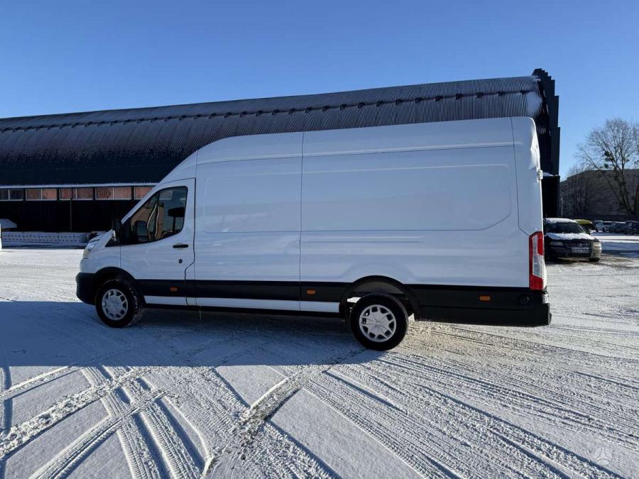 White Ford Transit 2022 in Kaunas, with an engine capacity of 2.00 L and mileage of 254 thousand km for 10850 €, photo 2 on AUTOMOTO.COM.LV