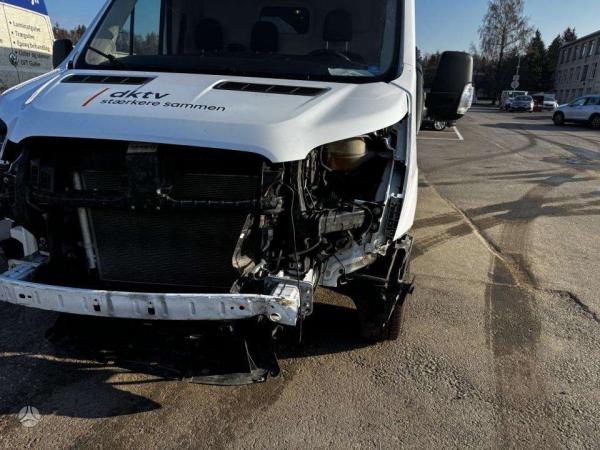White Ford Transit 2022 in Radviliskis, with an engine capacity of 2.00 L and mileage of 107 thousand km for 9619 €, photo 4 on AUTOMOTO.COM.LV
