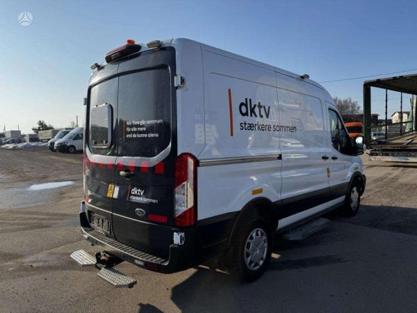White Ford Transit 2022 in Radviliskis, with an engine capacity of 2.00 L and mileage of 107 thousand km for 9619 €, photo 7 on AUTOMOTO.COM.LV