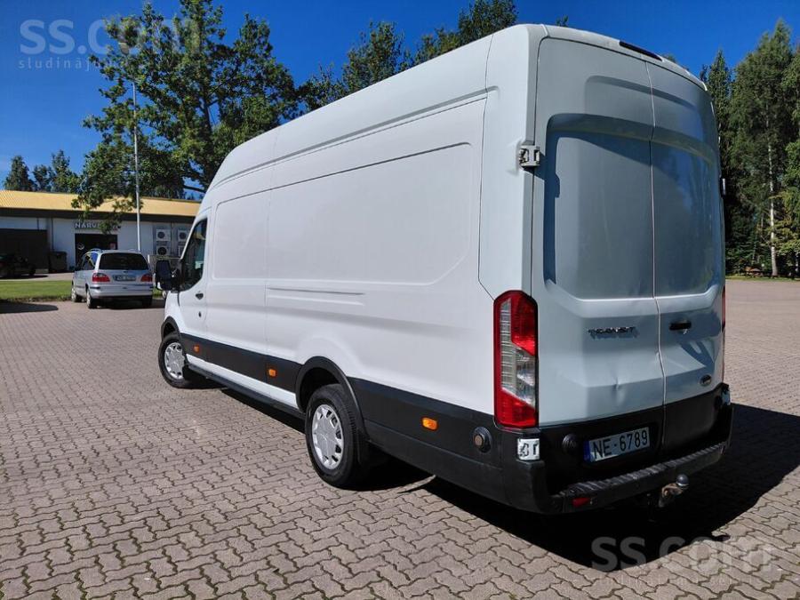 White Ford Transit 2022 in Valmiera, with an engine capacity of 2.00 L and mileage of 228 thousand km for 18150 €, photo 5 on AUTOMOTO.COM.LV